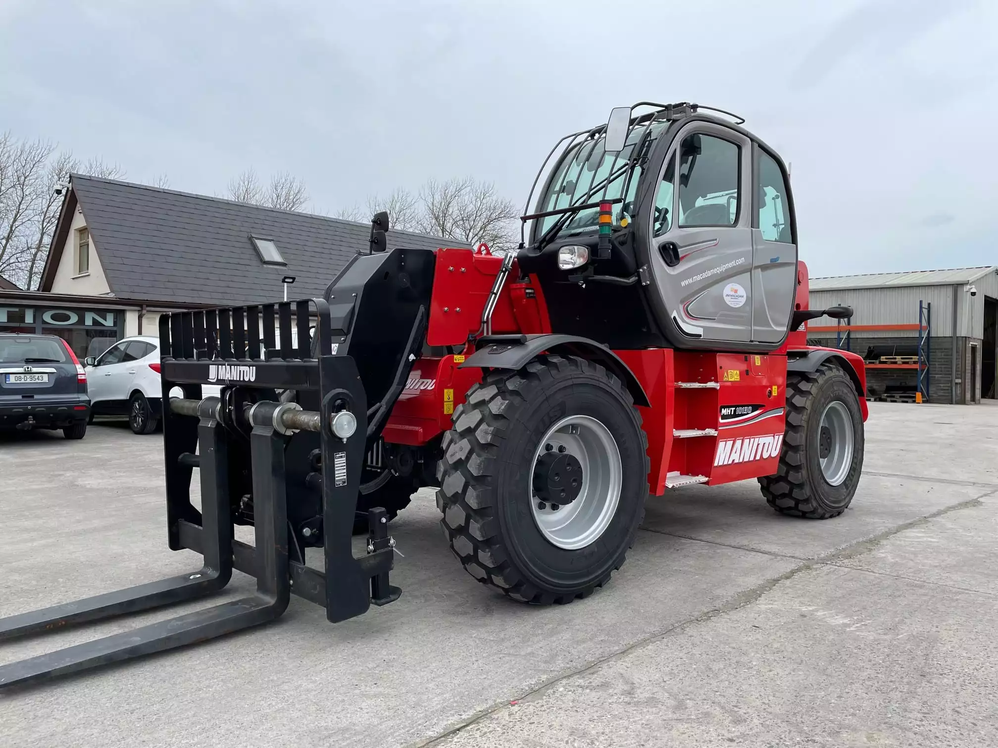 New Manitou MHT10130 for sale at Official Dealer Macadam Equipment