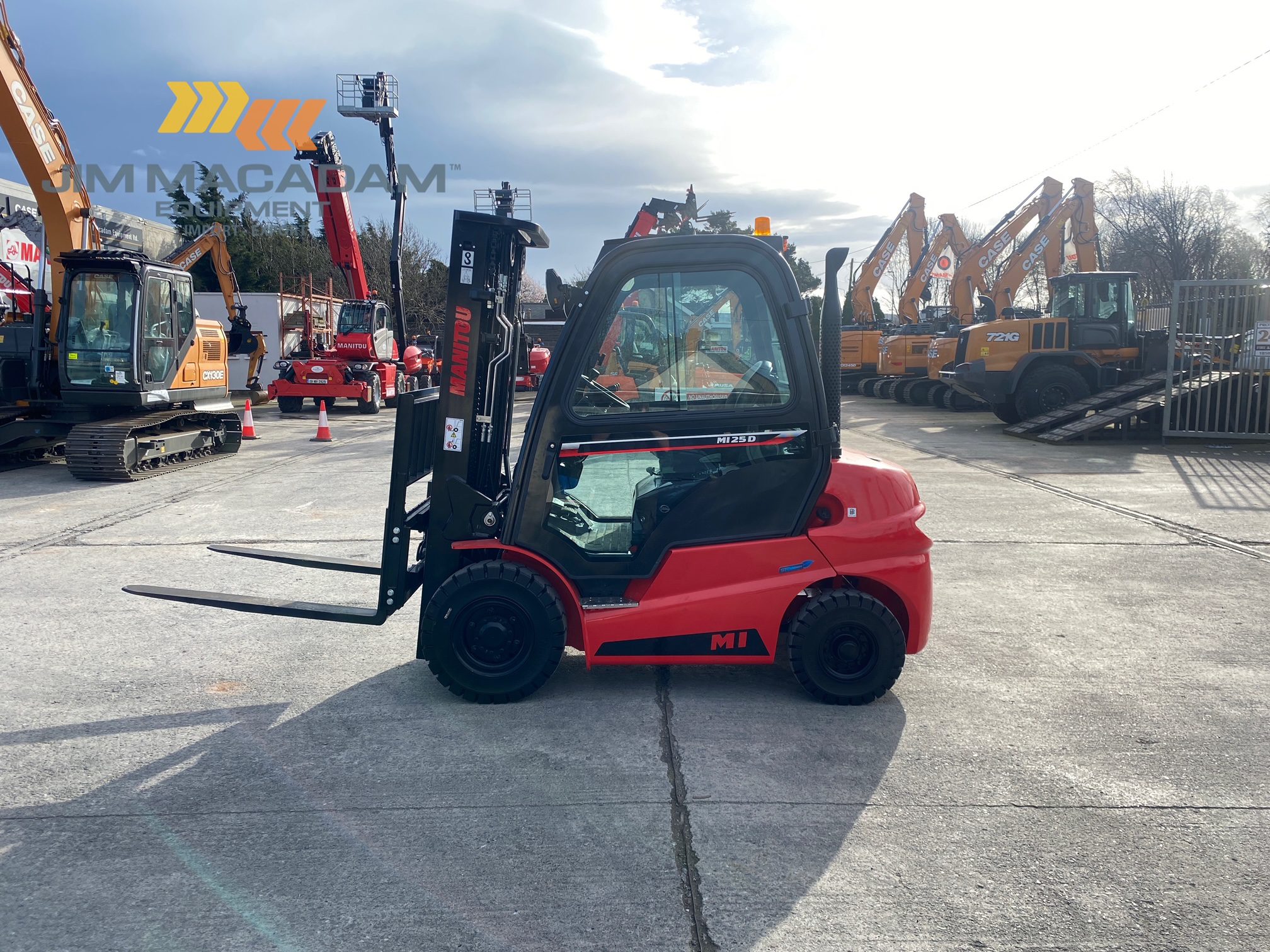 MI 25 D Cab Forklift - Macadam Equipment